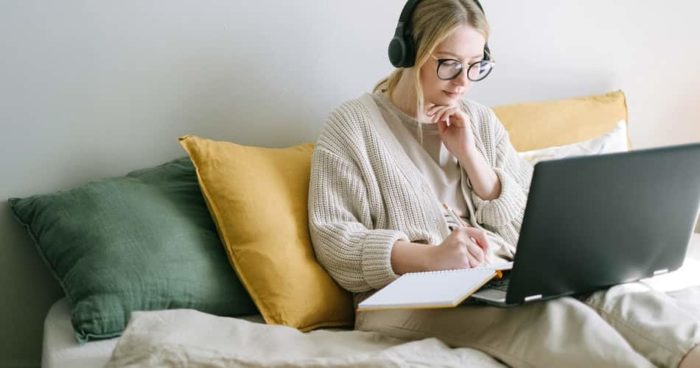 The Comprehensive Guide to Hire a 1099 Employee | AttendanceBot