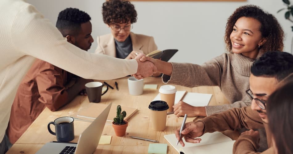 A Comprehensive Guide to Employee Bonus | AttendanceBot